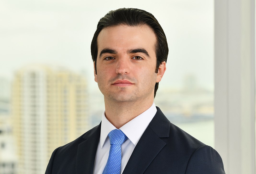 Alexander L. Alvarez | Berufsträger | Jones Day