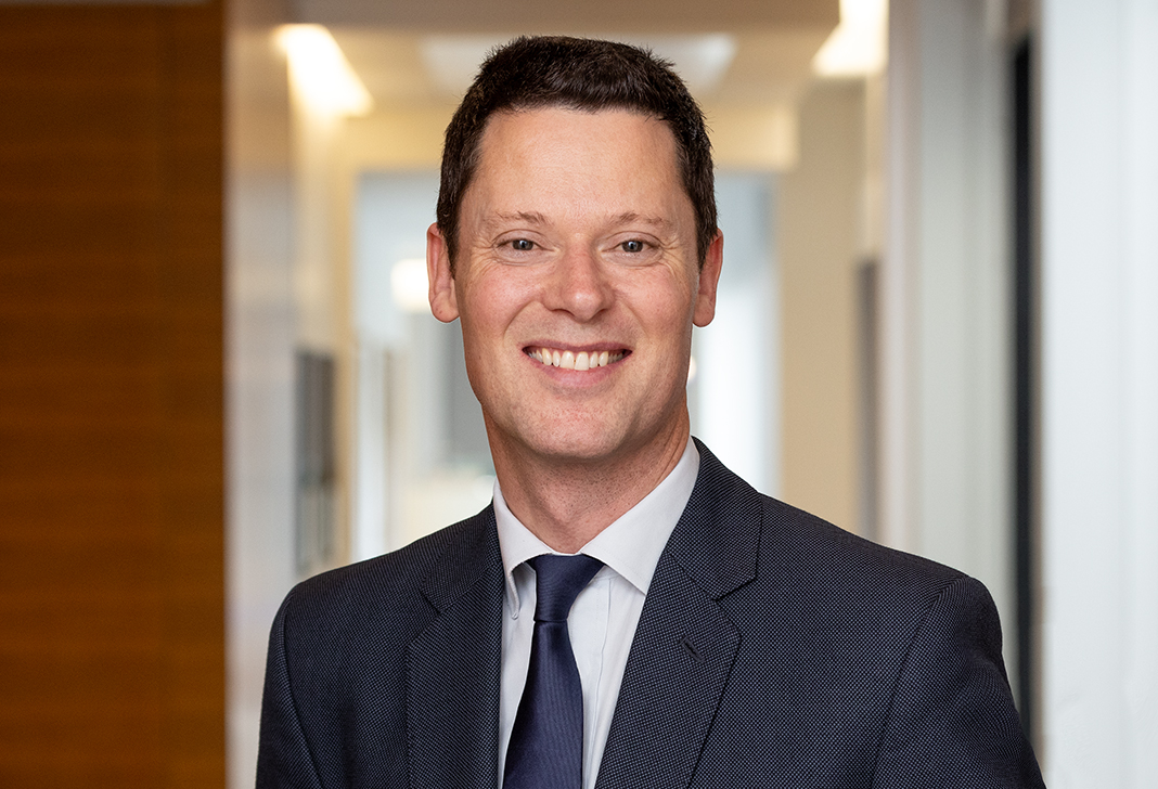 Rt. Hon. Alex Chalk KC | Lawyers | Jones Day