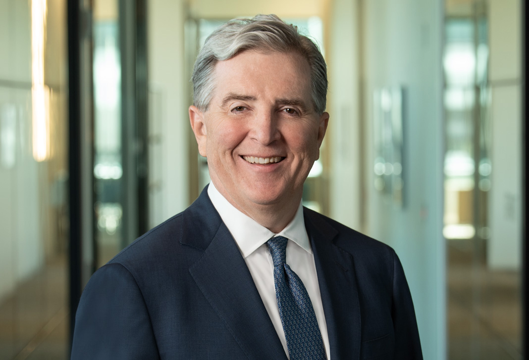 Bryan E. Davis | Lawyers | Jones Day