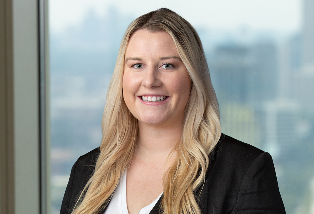 Callie DeCort | Lawyers | Jones Day