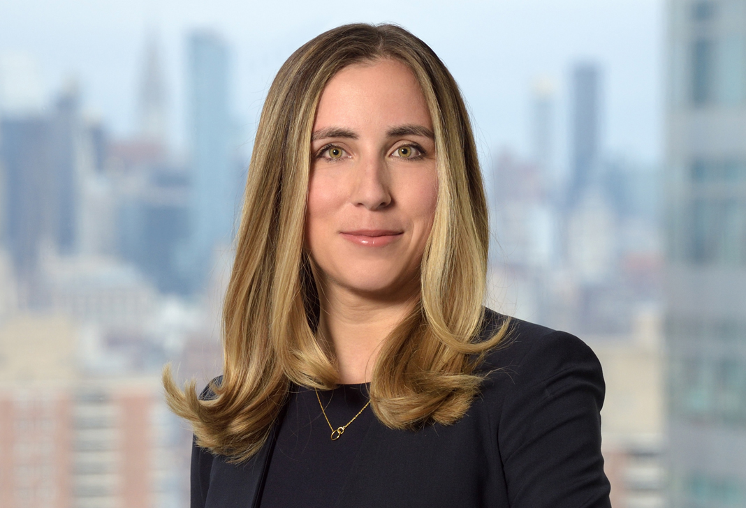 Emma Dolgos | Abogados | Jones Day