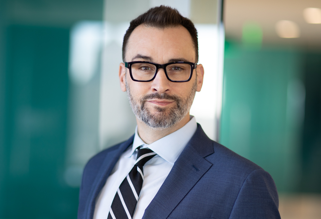 Peter A. Julian | Lawyers | Jones Day