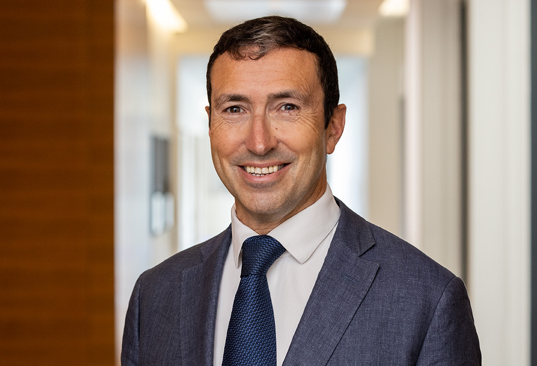 Macquarie acquires Euston Solar Farm | Experience | Jones Day