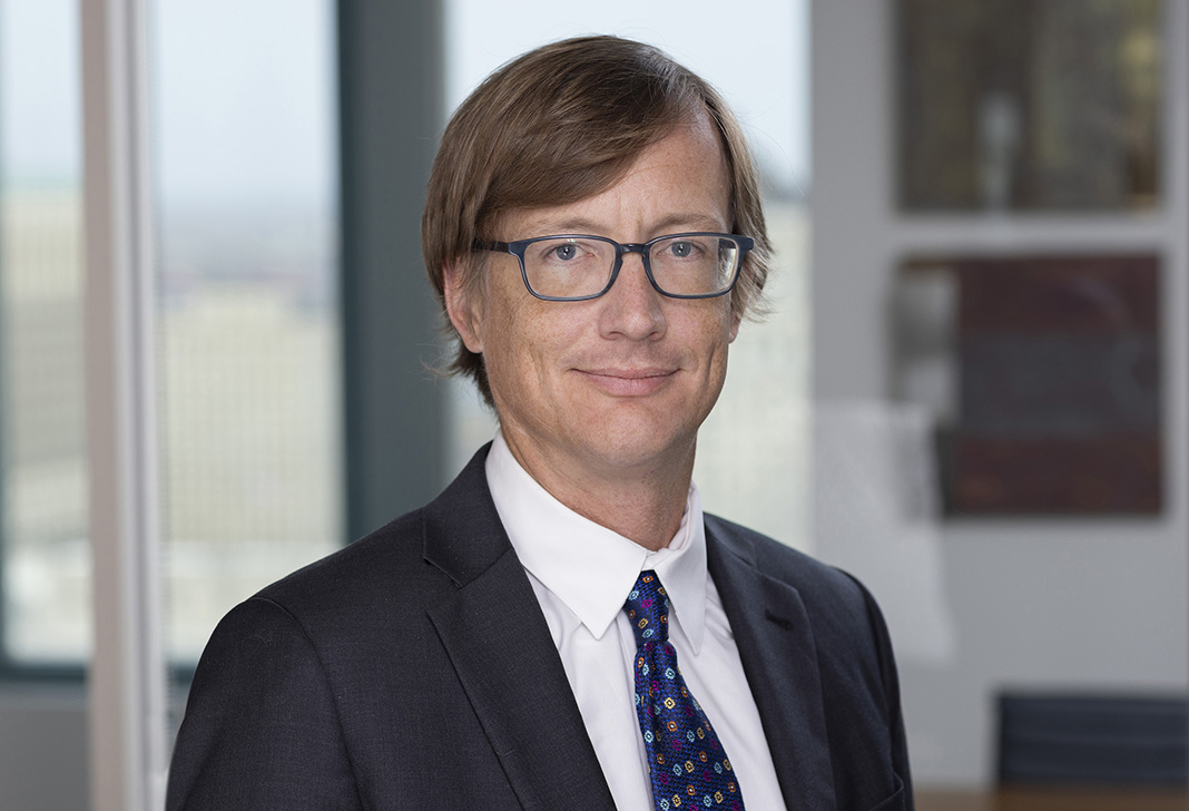 Eric A. Nicholson | Abogados | Jones Day