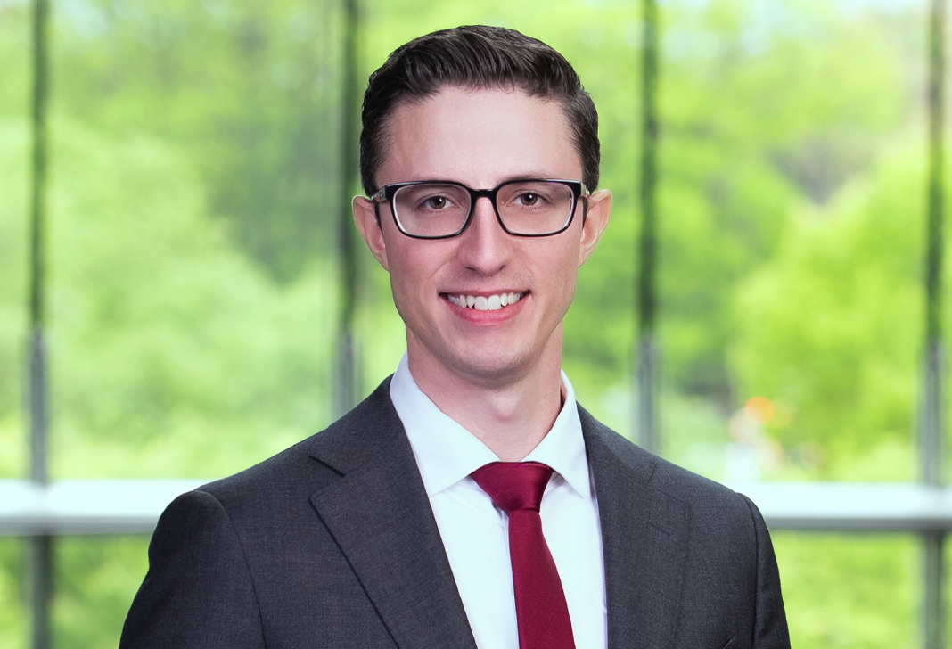 Caleb P. Redmond | Avocats | Jones Day