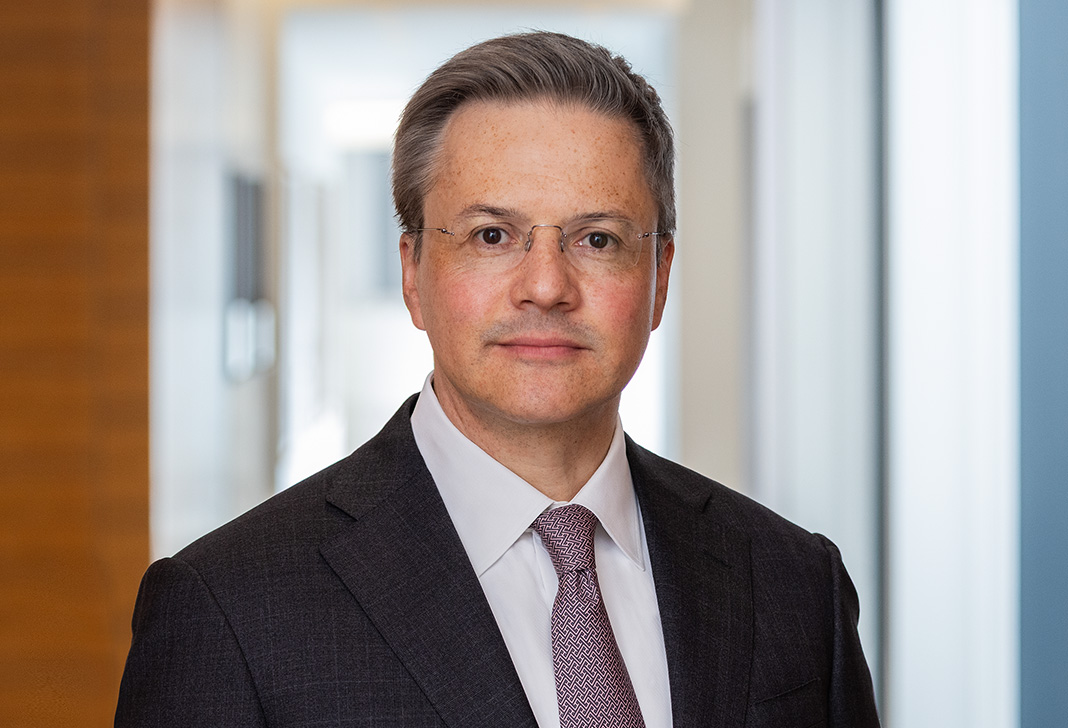 Julian Runnicles | Lawyers | Jones Day